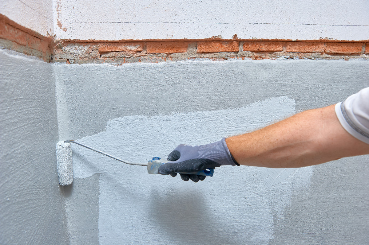 Weiße Wanne mit Mikrokristallen - bauhandwerk