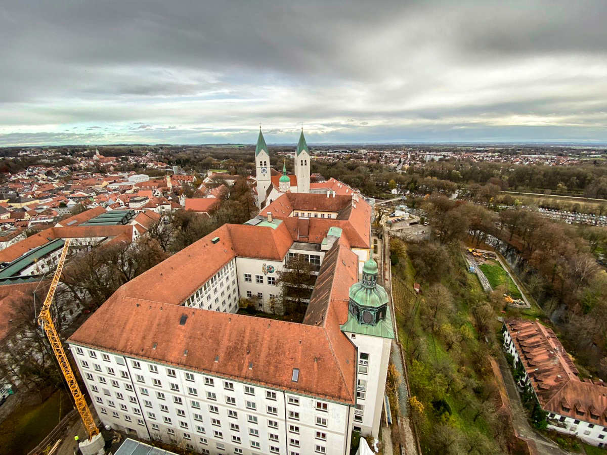 Durchs Nadelöhr zum Korsett - bauhandwerk