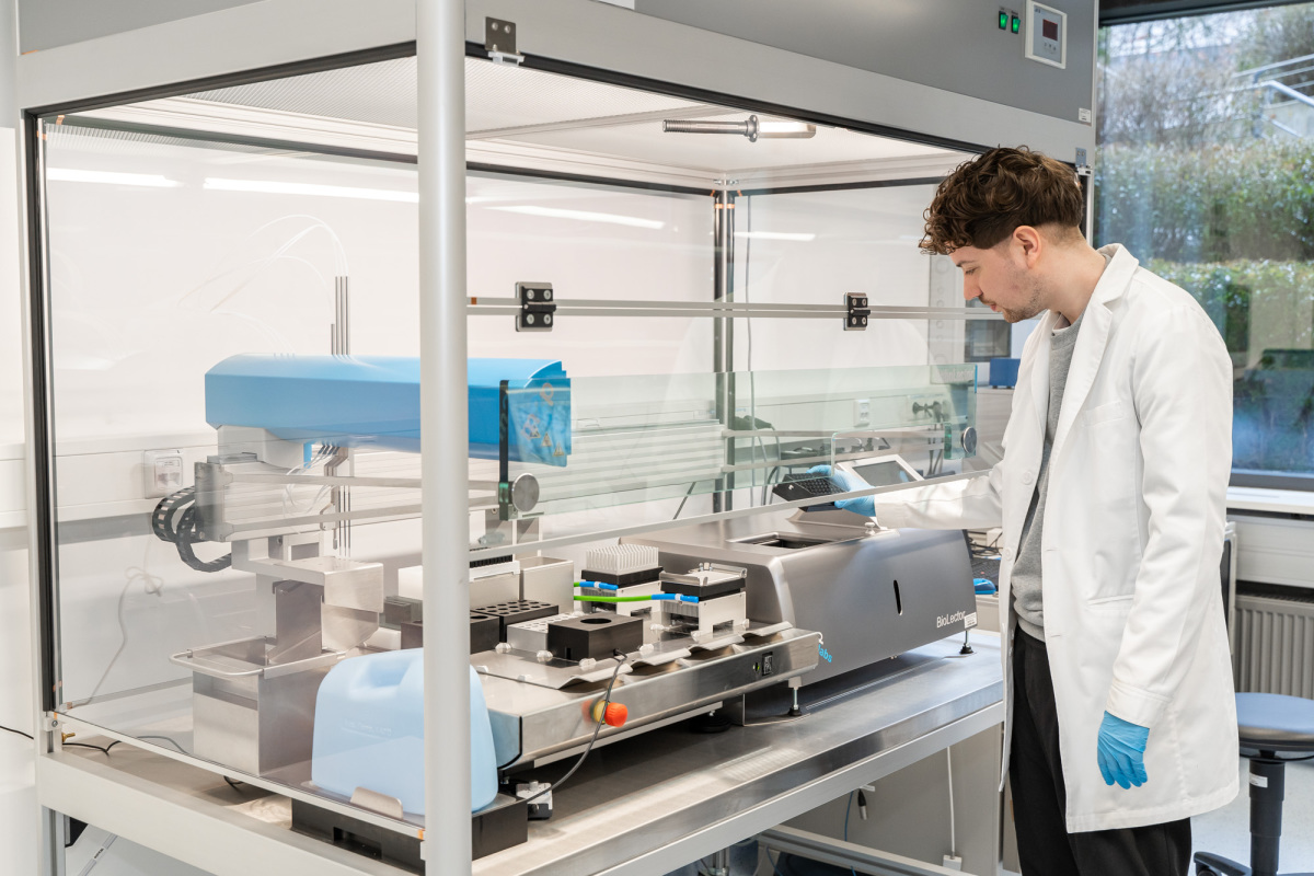 Aus dem Labor: Bakterien heilen Beton - bauhandwerk