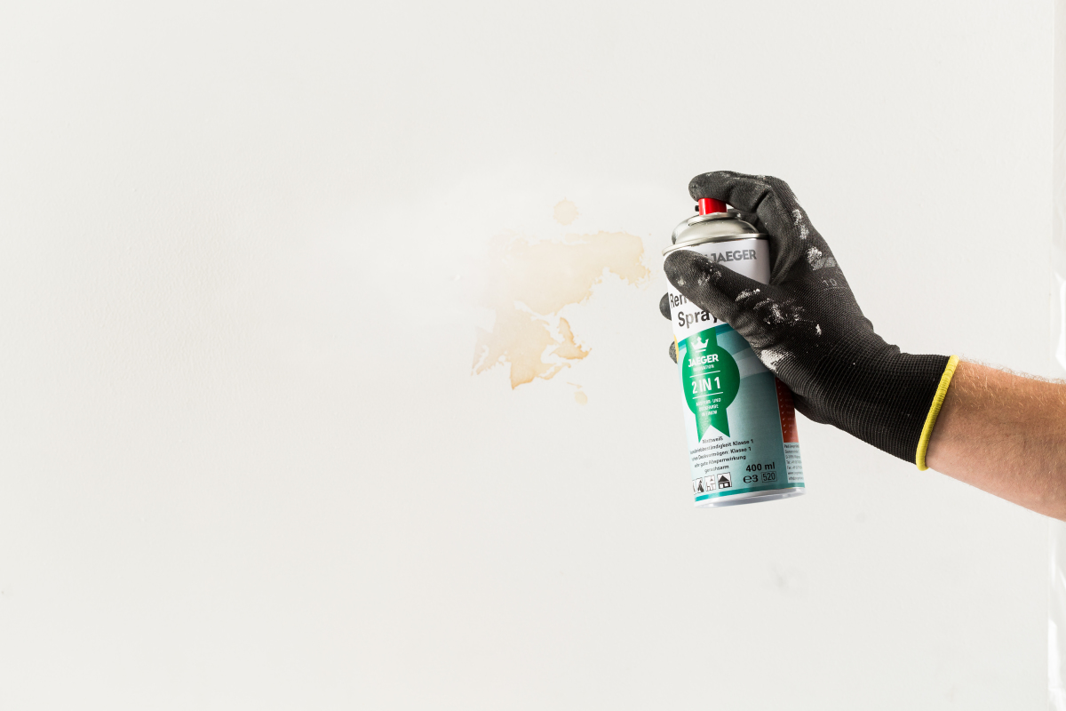 Renovierfarbe aus der Spraydose von Jaeger Lacke - bauhandwerk