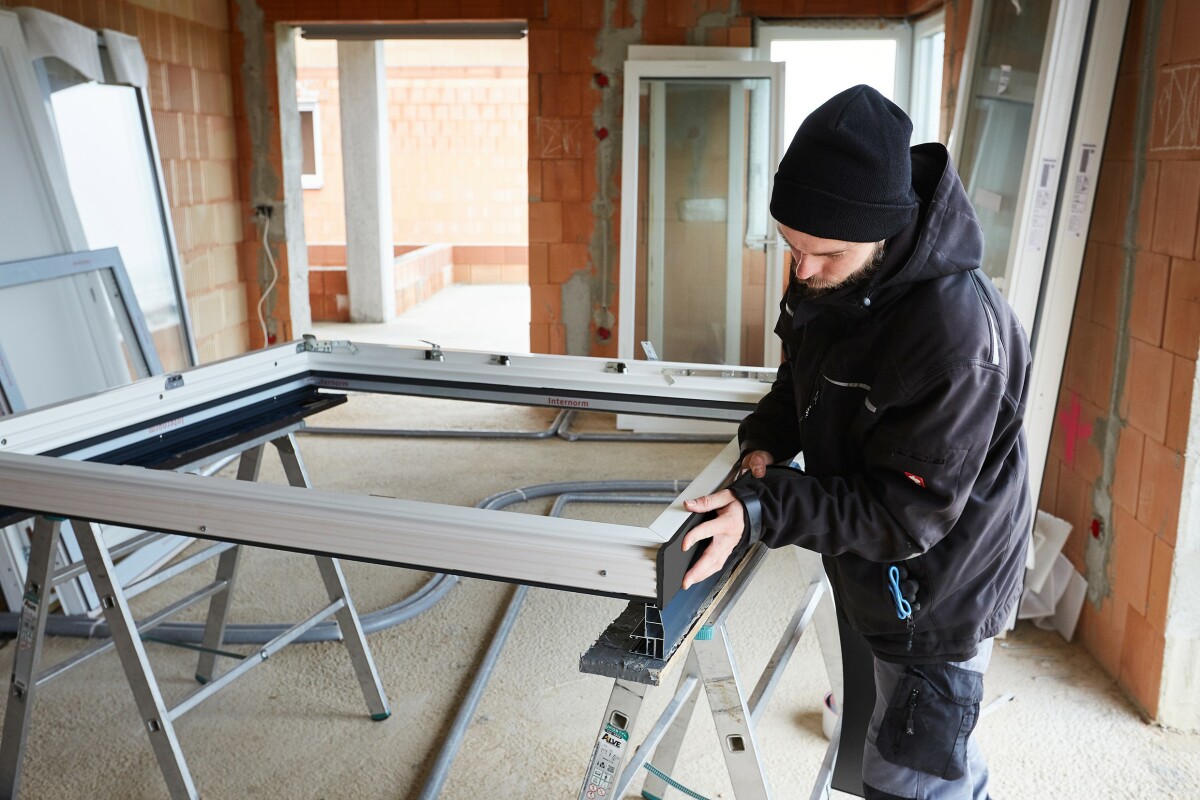 Fensterabdichtung mit Folien und Bändern - bauhandwerk