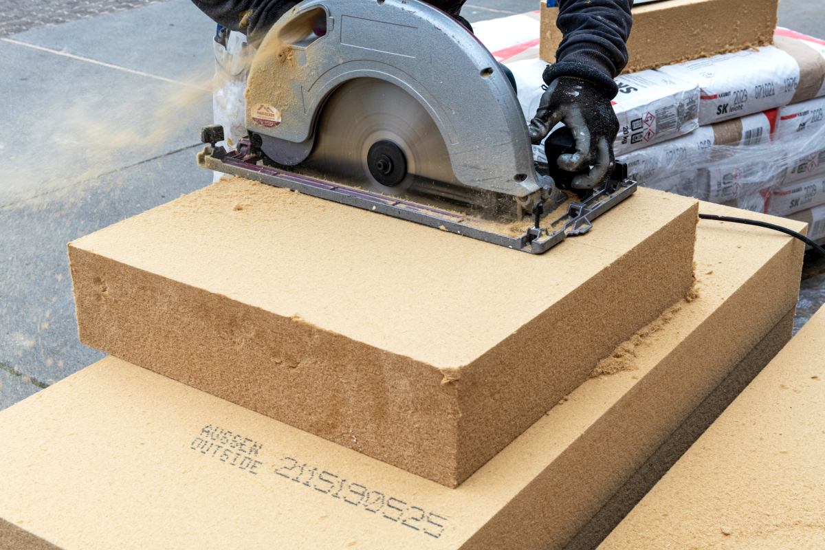 Energetische Sanierung eines Baustoffmarktes in Leipzig mit einem WDVS ...