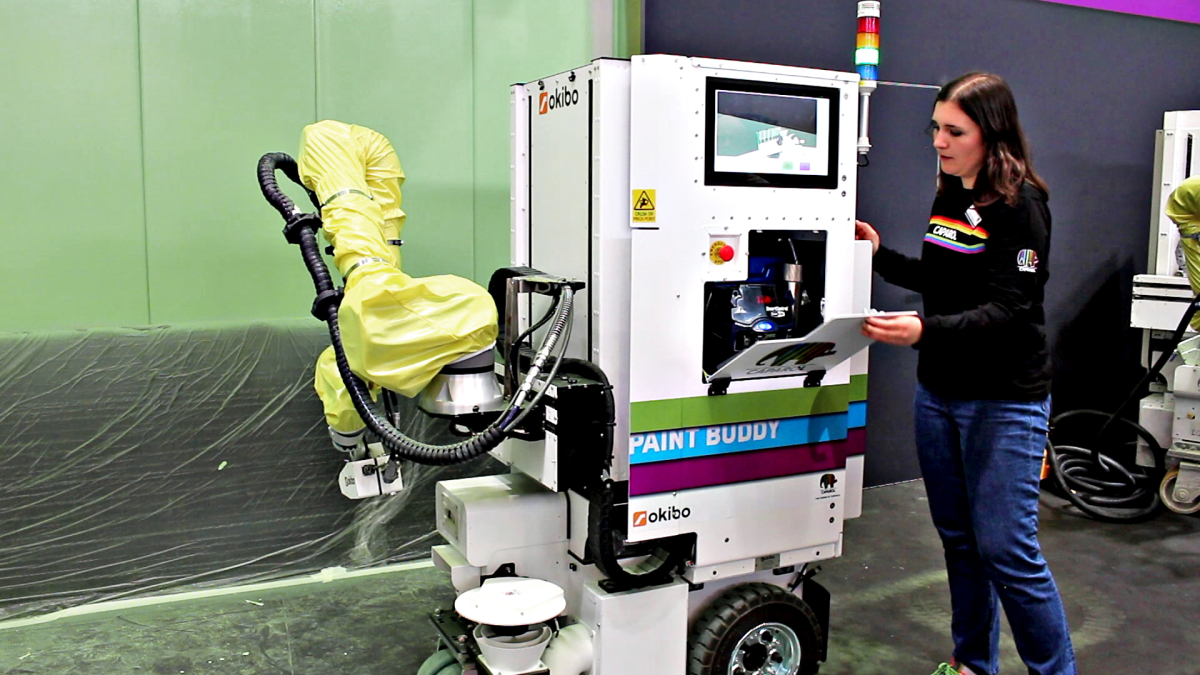 Drei Maler-Roboter auf der Messe FAF in Köln im Einsatz - bauhandwerk