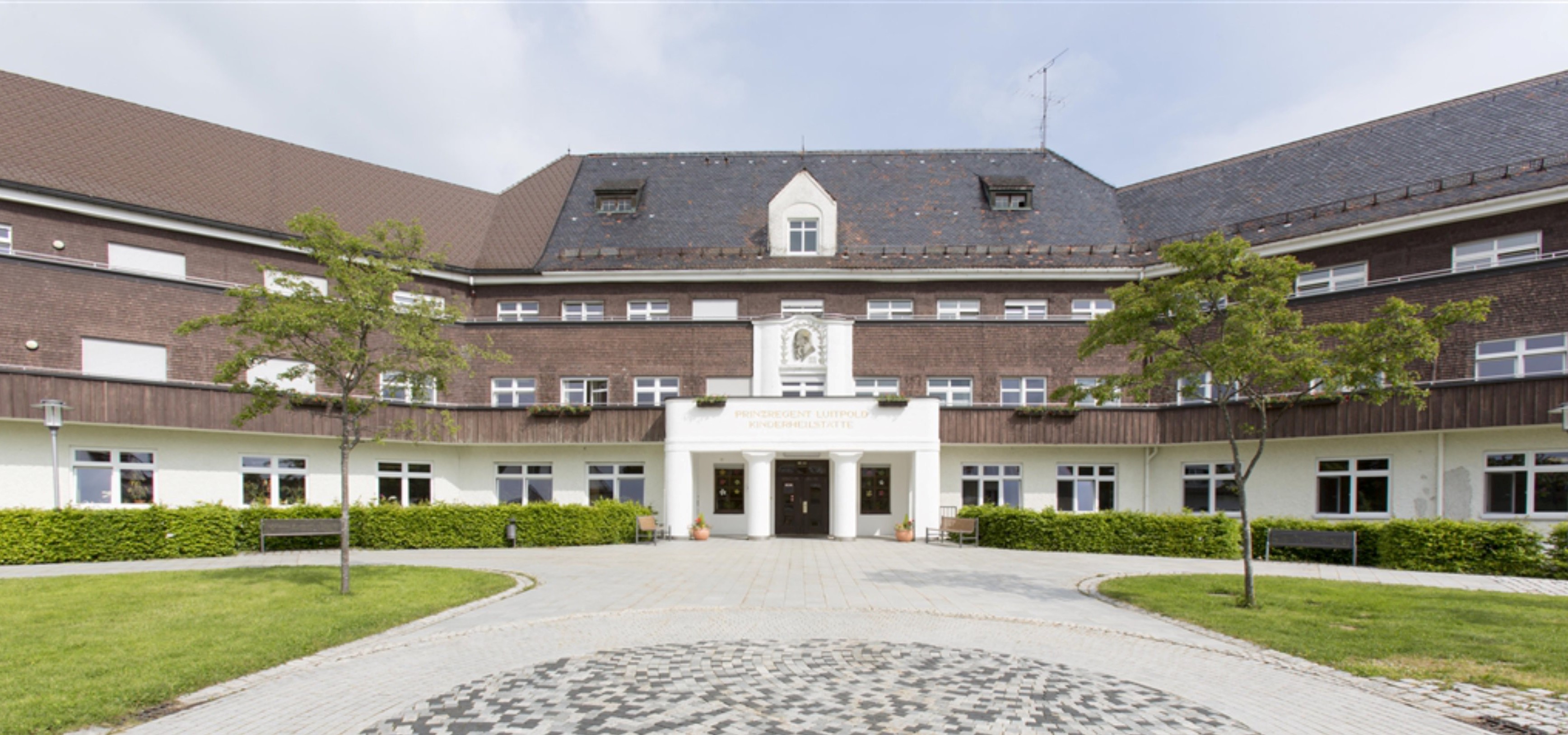 Erfolgreiche Reha für Betondecke in historischer Klinik - bauhandwerk